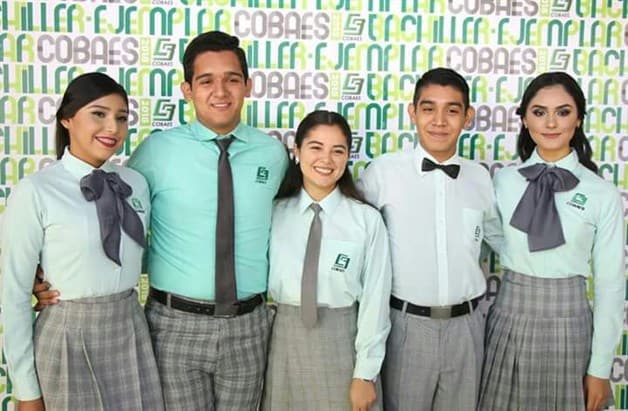 Entregan reconocimientos a jóvenes destacados de Cobaes | Luz Noticias