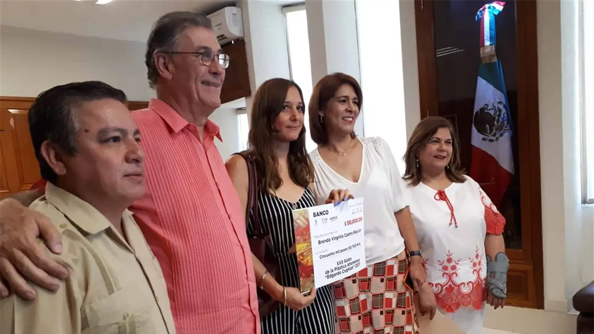 Entregan premio del Salón de la Plástica Edgardo Coghlan | Luz Noticias