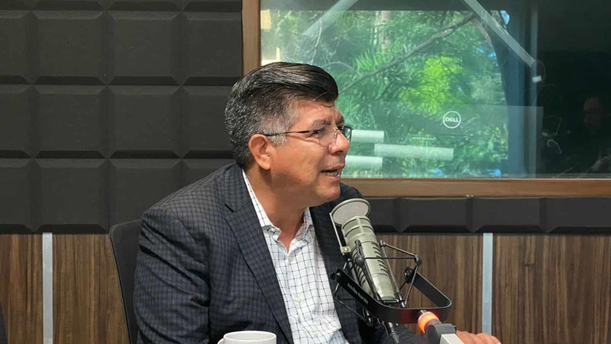 Oposición toma el tema de los libros de texto para ganar votos ...