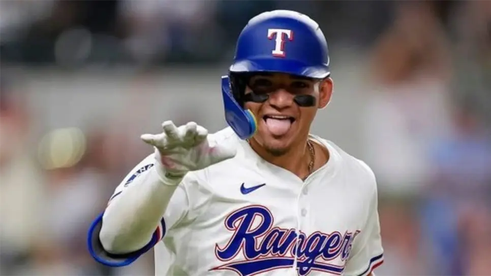 Alejandro Osuna conecta su primer cuadrangular en la Grandes Ligas con ...
